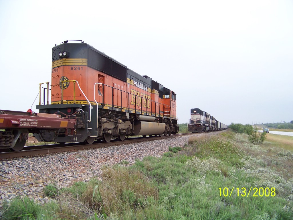 BNSF SD75M 8261